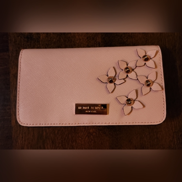 henri bendel | Accessories | Henri Bendel Pink Wallet With Floral ...